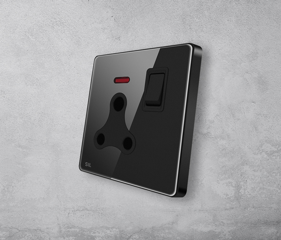 13A Flat 3 Pin Socket Max Black